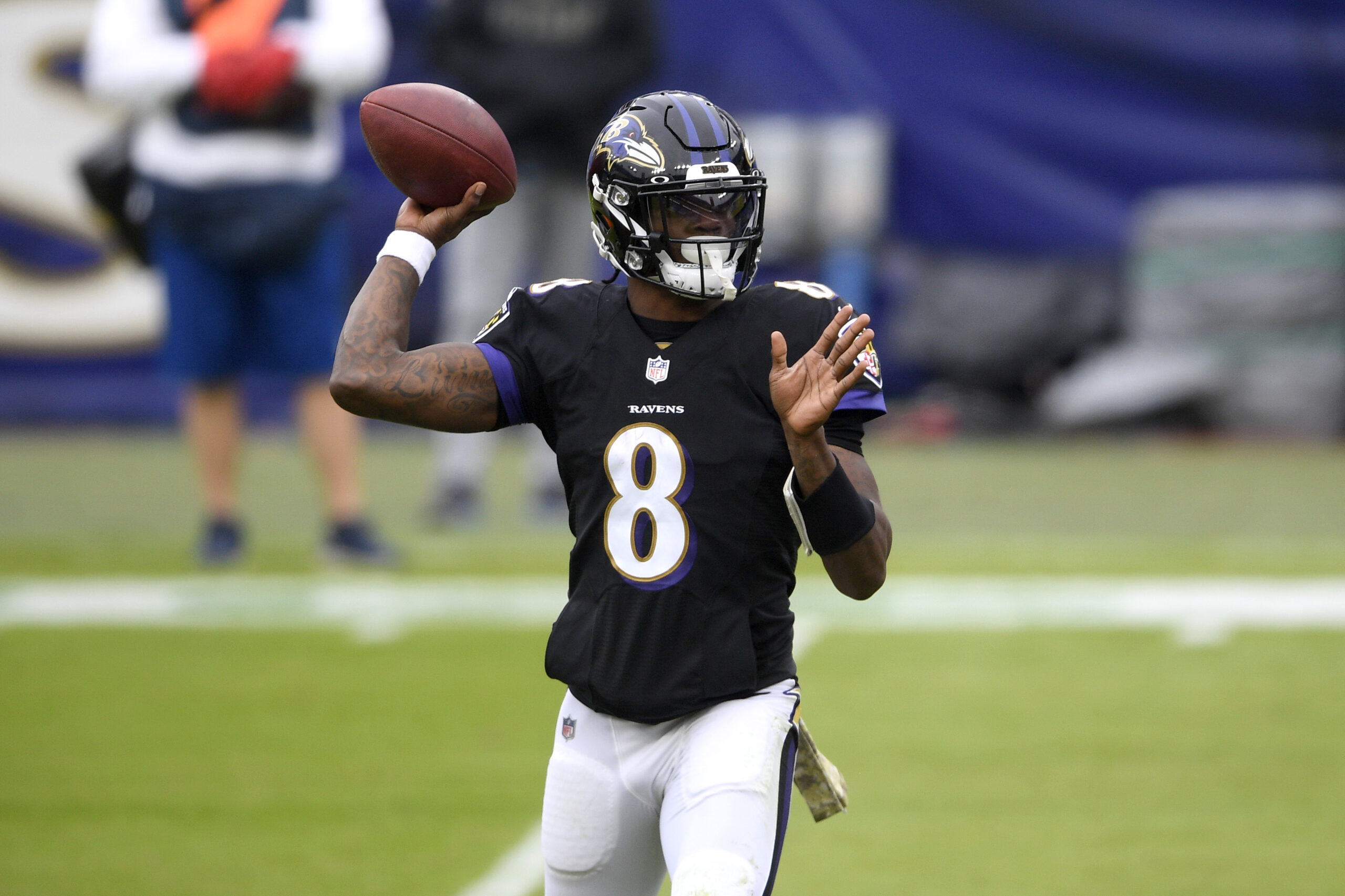 Ravens QB Lamar Jackson tests positive for COVID-19 ...